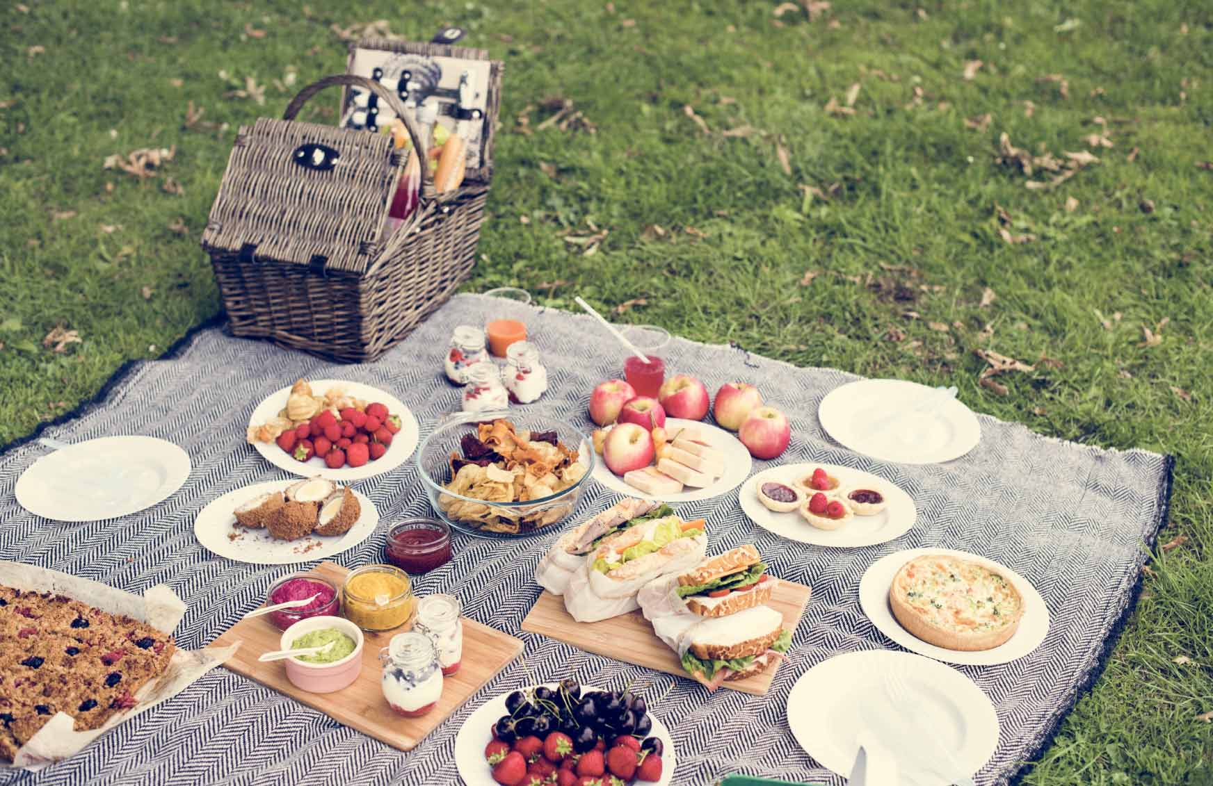 B&M's Top Tips for the Perfect Picnic | B&M
