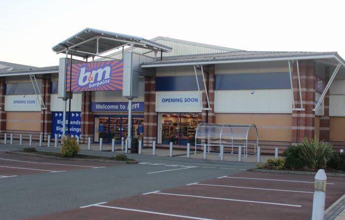 B&M Lifestyle | More Manchester Madness as B&M Opens Region's Newest Store