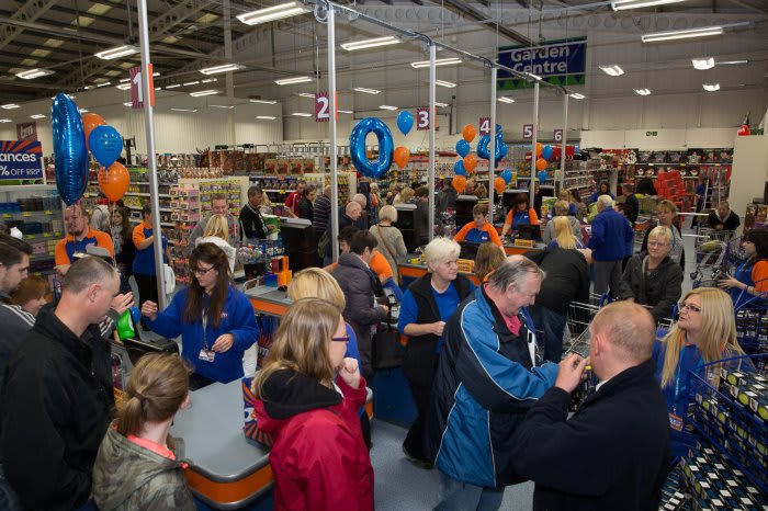 B&M Lifestyle | B&M Opens It's 400th Store in Stockport