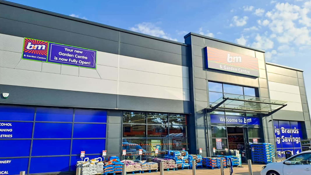 B&M Celebrates the Opening of the New Burscough Garden Centre | B&M