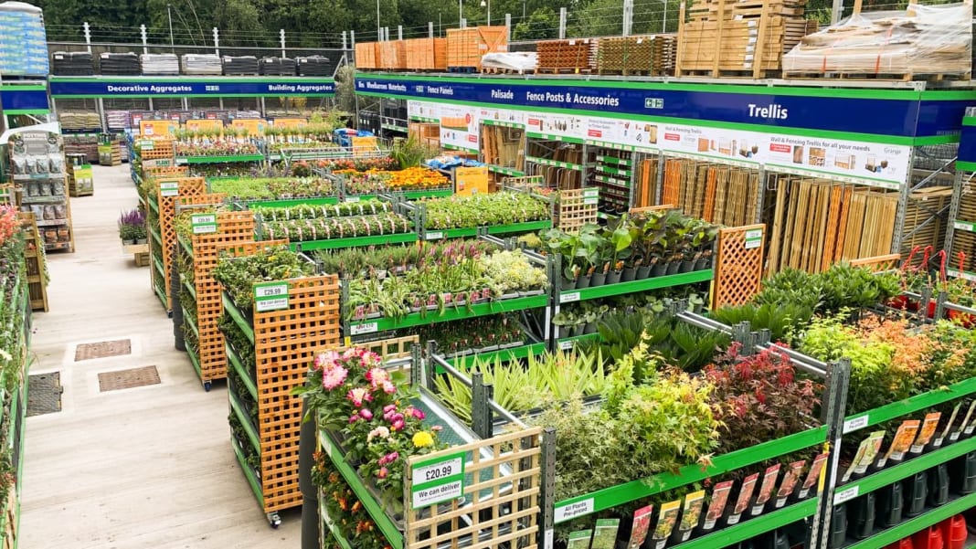New B&M Garden Centre Opens at Abbeywood Retail Park, Bristol | B&M
