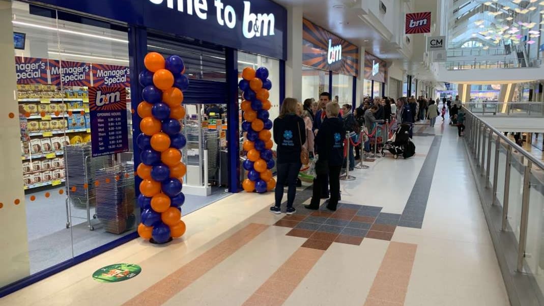 County Mall Shopping Centre in Crawley Welcomes New B&M Store | B&M