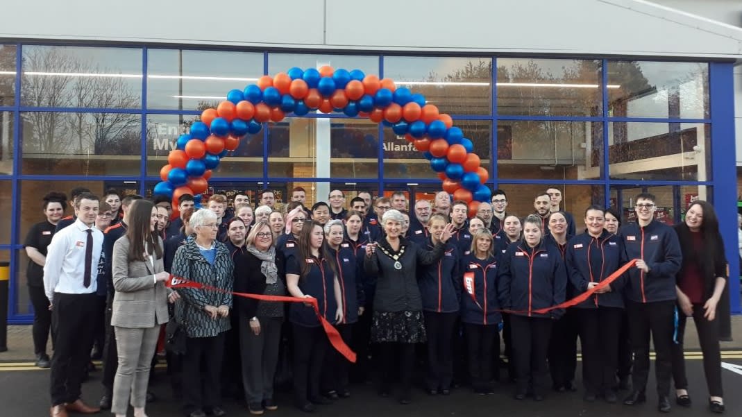 Brecon's New B&M Store Officially Opens | B&M