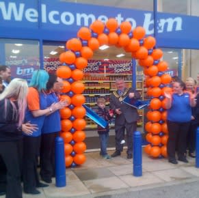 New B&M in Barnsley Opened By ‘Local Hero’ | B&M