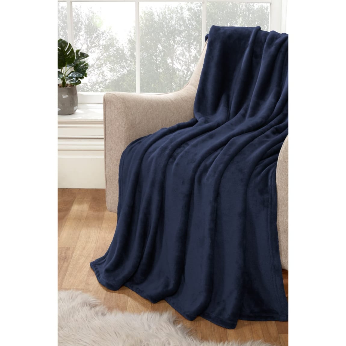 Simply Everyday Super Soft Throw - Navy | Throws | B&M