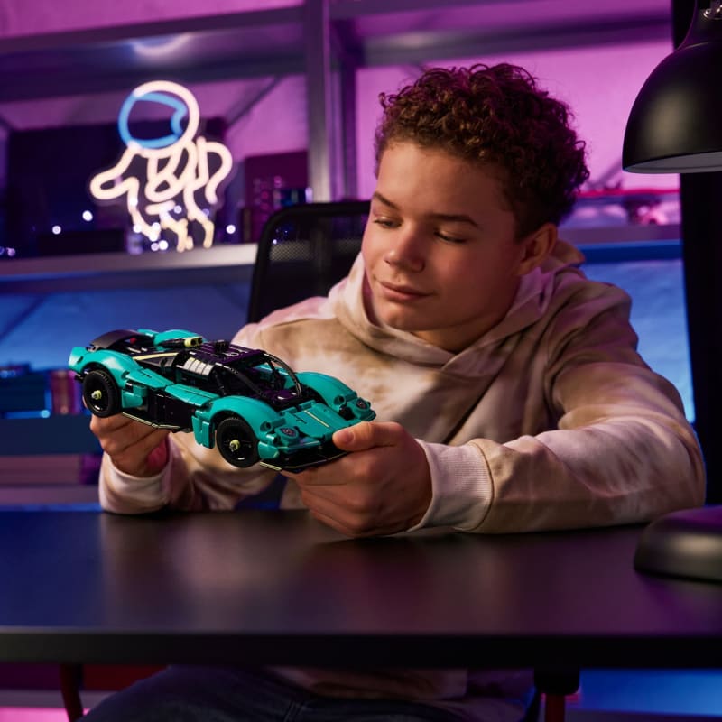 LEGO Technic Aston Martin Valkyrie | LEGO Playsets | B&M