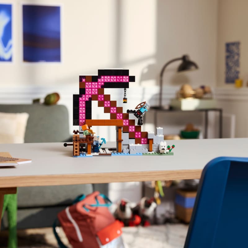 LEGO Minecraft The Pickaxe Mine 21277 | LEGO Toys | B&M