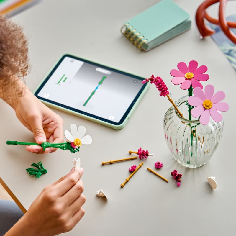 LEGO Botanicals: Cosmos Flowers Playset | LEGO Playsets | B&M