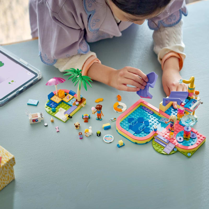 LEGO Friends Fun Water Park Day 42676 | LEGO | B&M