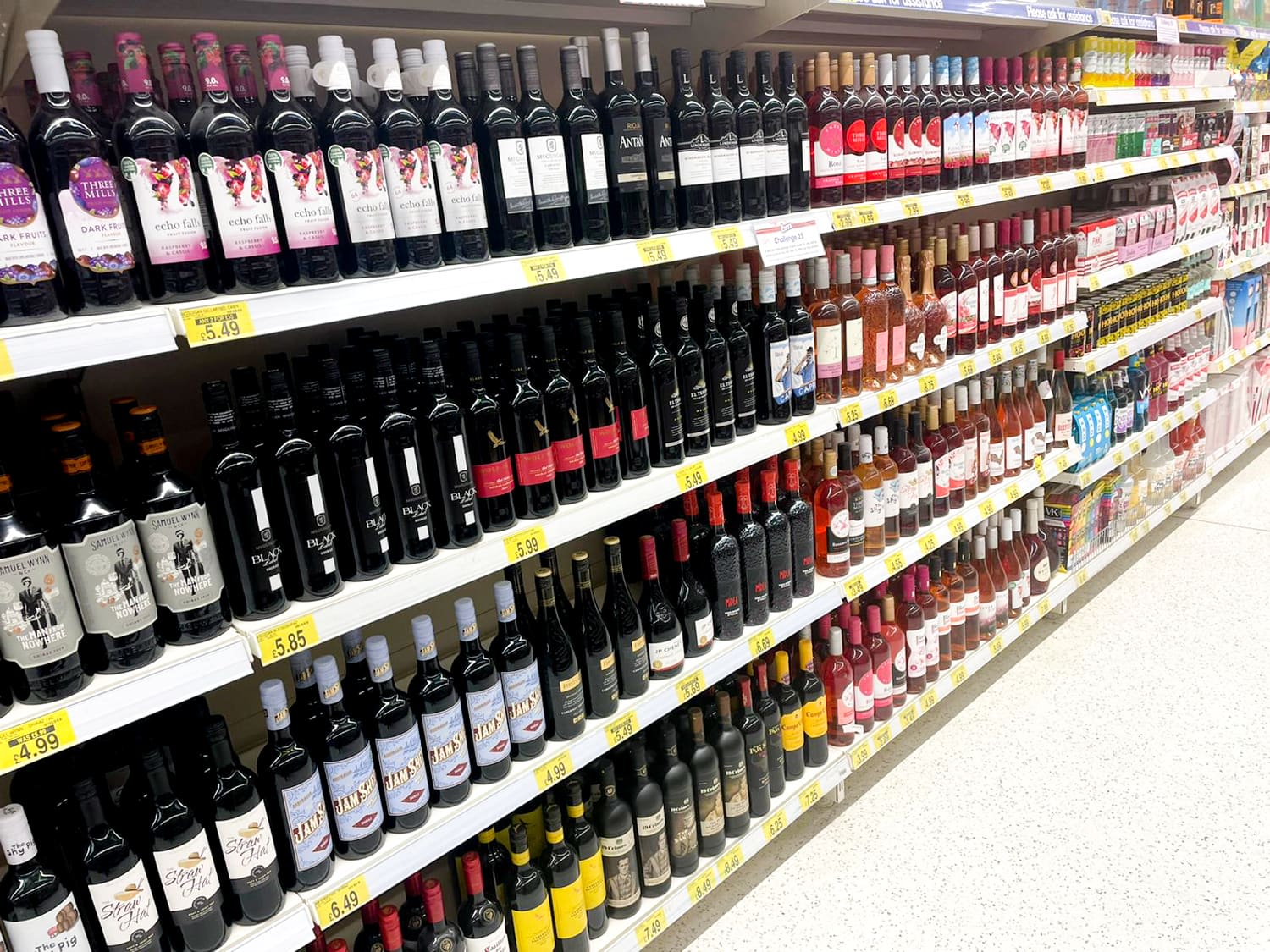 B&M Shoppers Celebrate Burscough Store Expansion | B&M News